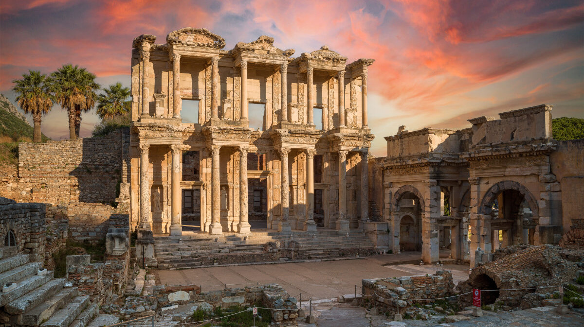 Start der Restaurierung der Celsusbibliothek in Ephesos | Nachricht @ Archäologie Online