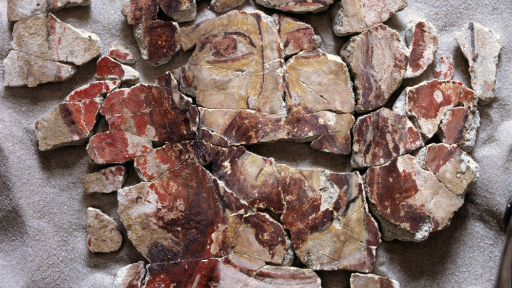 Aus dem Kirchenboden auferstandener Christuskopf | Nachricht ...