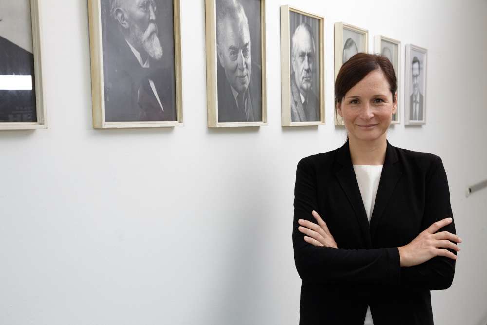 Alexandra W. Busch neue Generaldirektorin am RGZM | Nachricht ...